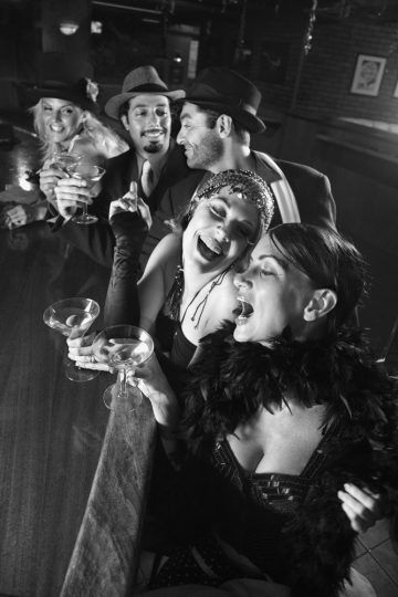 Flappers in the 1920s - The Evolution of Women’s Roles & Fashion