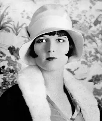 Flappers in the 1920s - The Evolution of Women’s Roles & Fashion